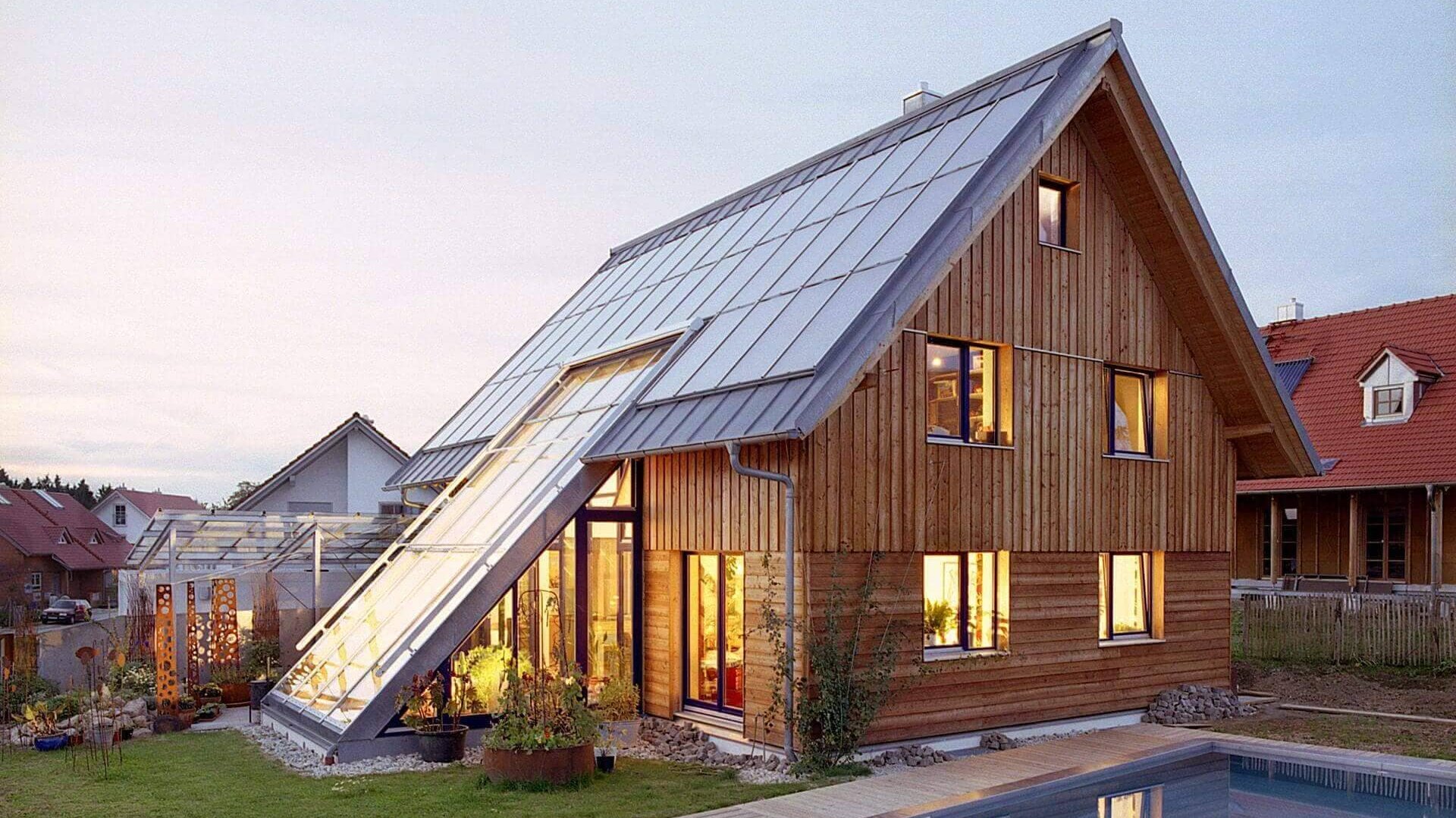 Individueller Holzhausbau für Privat & Gewerbe / Fluck Holzbau